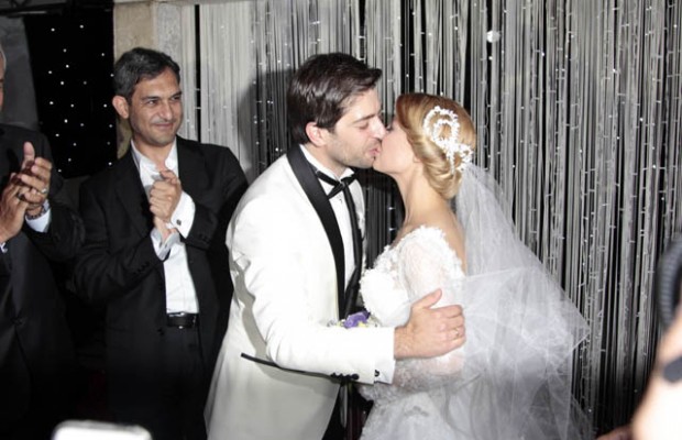 BEGÜM TOPÇU-CANTUĞ TURAY ÇİFTİ EVLENDİ